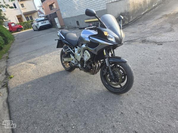 Black Yamaha FZ 600 2006 in Kaunas, with an engine capacity of 0.60 L and mileage of 0 thousand km for 2000 €, photo 4 on AUTOMOTO.COM.LV