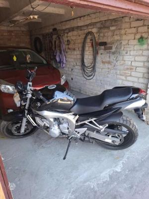 Black Yamaha FZ 600 2006 in Marijampole, with an engine capacity of 0.60 L and mileage of 26 thousand km for 2250 €, photo 5 on AUTOMOTO.COM.LV