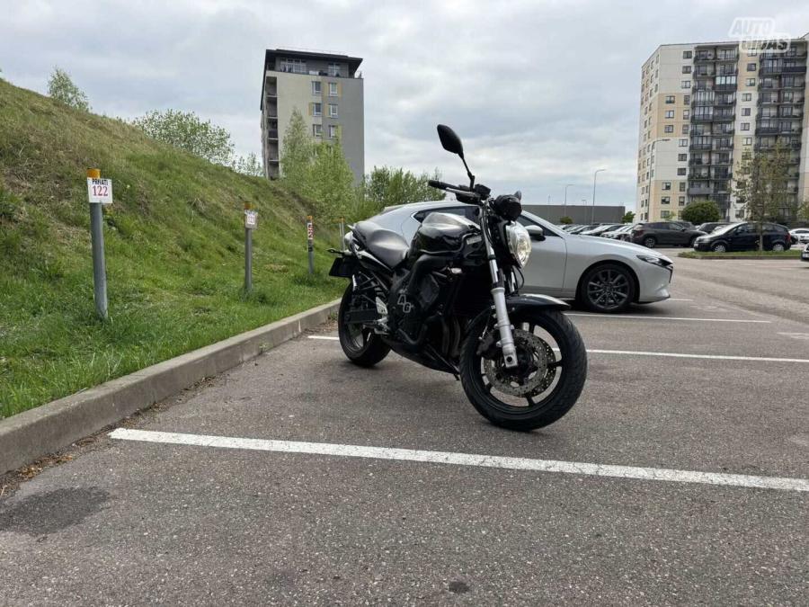 Черный Ямаха FZ 600 2007 в Вильнюс, объемом двигателя 0.60 л и пробегом 57 тыс. км за 2400 €, фото 4 на AUTOMOTO.COM.LV