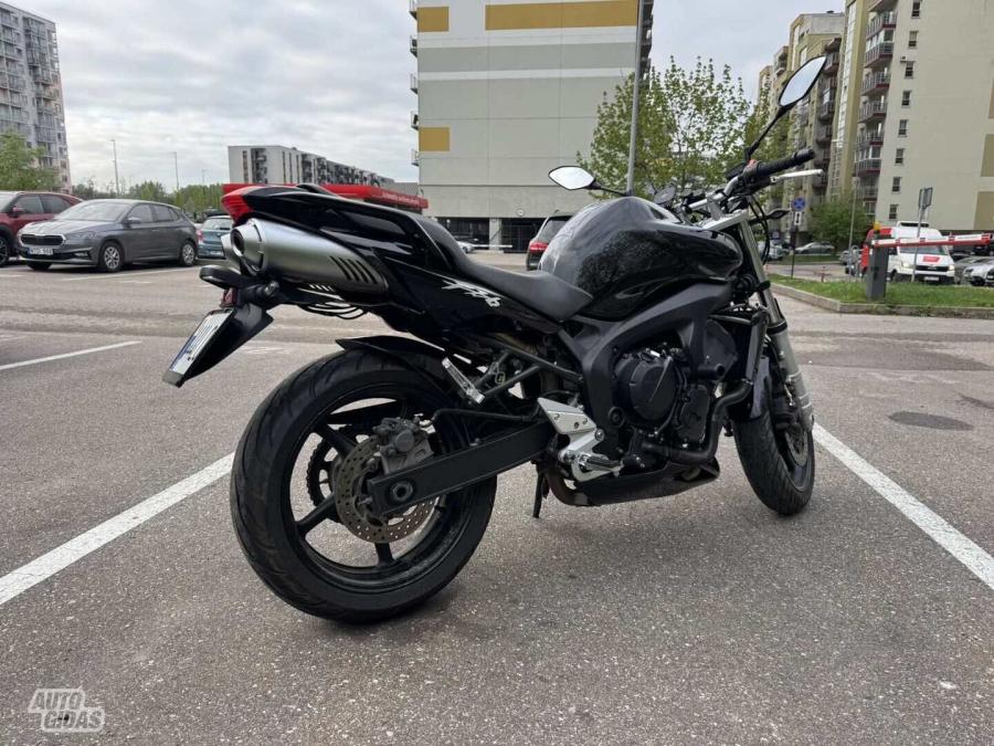 Черный Ямаха FZ 600 2007 в Вильнюс, объемом двигателя 0.60 л и пробегом 57 тыс. км за 2400 €, фото 10 на AUTOMOTO.COM.LV