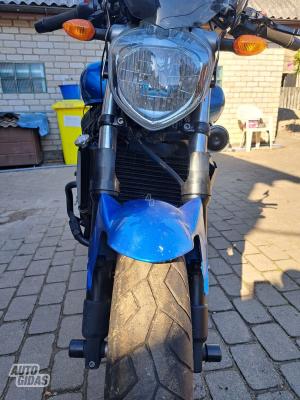 Blue Yamaha FZ 600 2015 in Kretinga, with an engine capacity of 0.60 L and mileage of 25 thousand km for 2700 €, photo 5 on AUTOMOTO.COM.LV