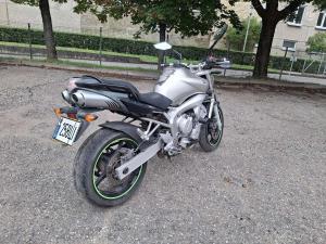 Grey Yamaha FZ 600 2004 in Druskininkai, with an engine capacity of 0.60 L and mileage of 79 thousand km for 2350 €, photo 3 on AUTOMOTO.COM.LV