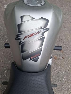 Grey Yamaha FZ 600 2004 in Druskininkai, with an engine capacity of 0.60 L and mileage of 79 thousand km for 2350 €, photo 7 on AUTOMOTO.COM.LV