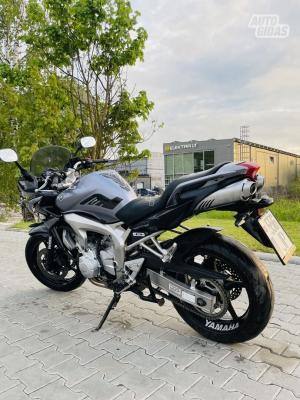 Pelēks Yamaha FZ 600 2006 Kauņa, ar dzinēja tilpumu 0.60 L un nobraukumu 100 tūkst. km par 1900 €, foto 3 vietnē AUTOMOTO.COM.LV