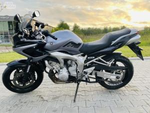 Pelēks Yamaha FZ 600 2006 Kauņa, ar dzinēja tilpumu 0.60 L un nobraukumu 100 tūkst. km par 1900 €, foto 4 vietnē AUTOMOTO.COM.LV