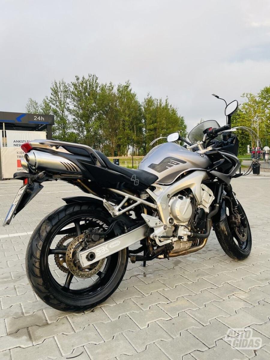Pelēks Yamaha FZ 600 2006 Kauņa, ar dzinēja tilpumu 0.60 L un nobraukumu 100 tūkst. km par 1900 €, foto 5 vietnē AUTOMOTO.COM.LV