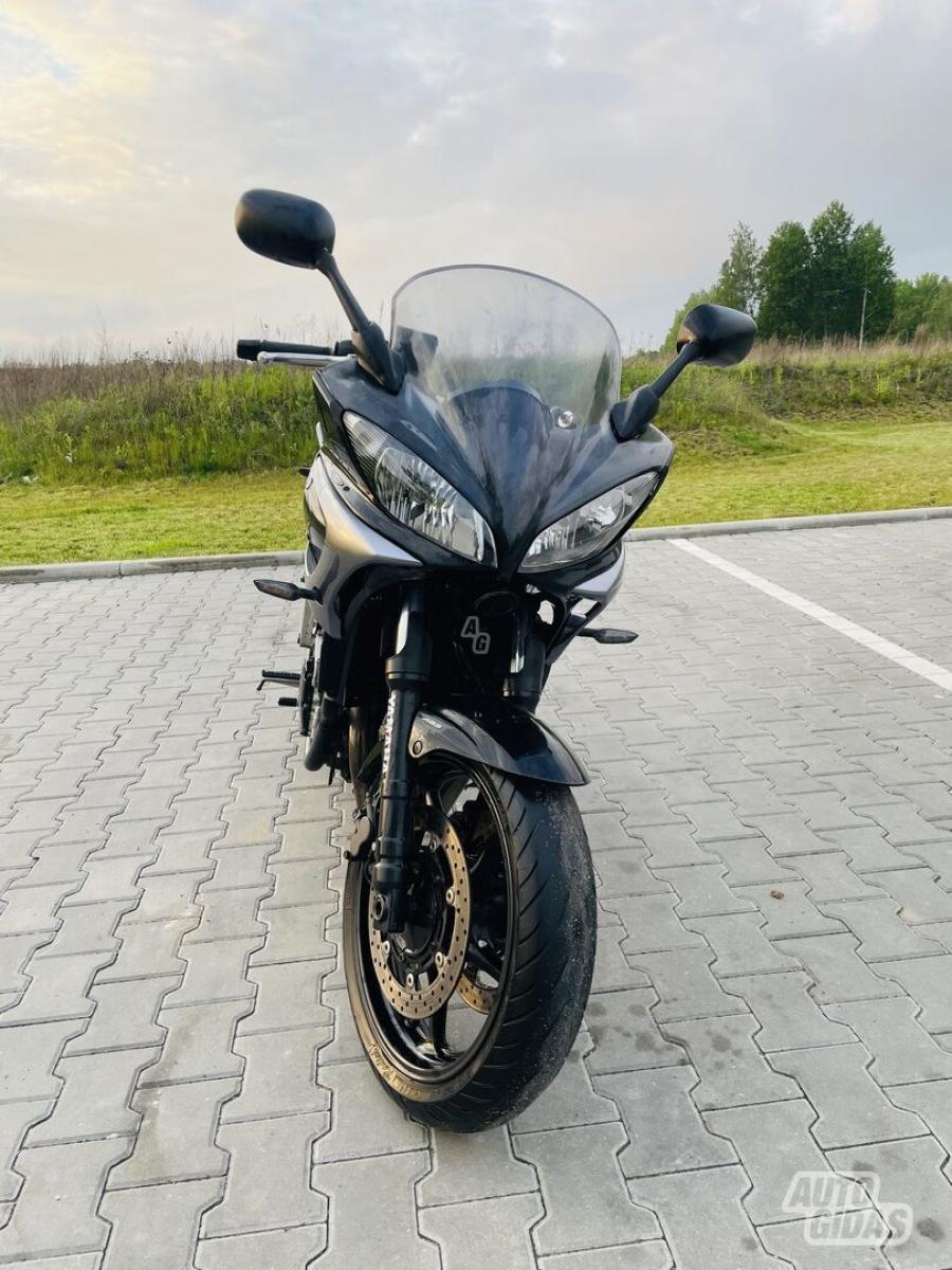 Pelēks Yamaha FZ 600 2006 Kauņa, ar dzinēja tilpumu 0.60 L un nobraukumu 100 tūkst. km par 1900 €, foto 9 vietnē AUTOMOTO.COM.LV