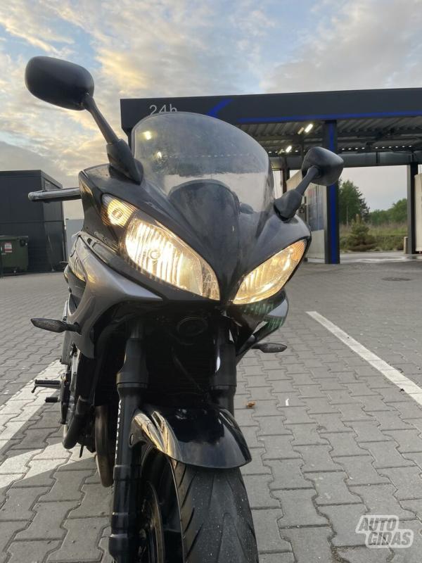 Pelēks Yamaha FZ 600 2006 Kauņa, ar dzinēja tilpumu 0.60 L un nobraukumu 100 tūkst. km par 1900 €, foto 9 vietnē AUTOMOTO.COM.LV