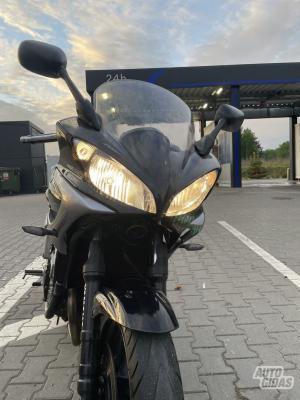 Pelēks Yamaha FZ 600 2006 Kauņa, ar dzinēja tilpumu 0.60 L un nobraukumu 100 tūkst. km par 1900 €, foto 10 vietnē AUTOMOTO.COM.LV
