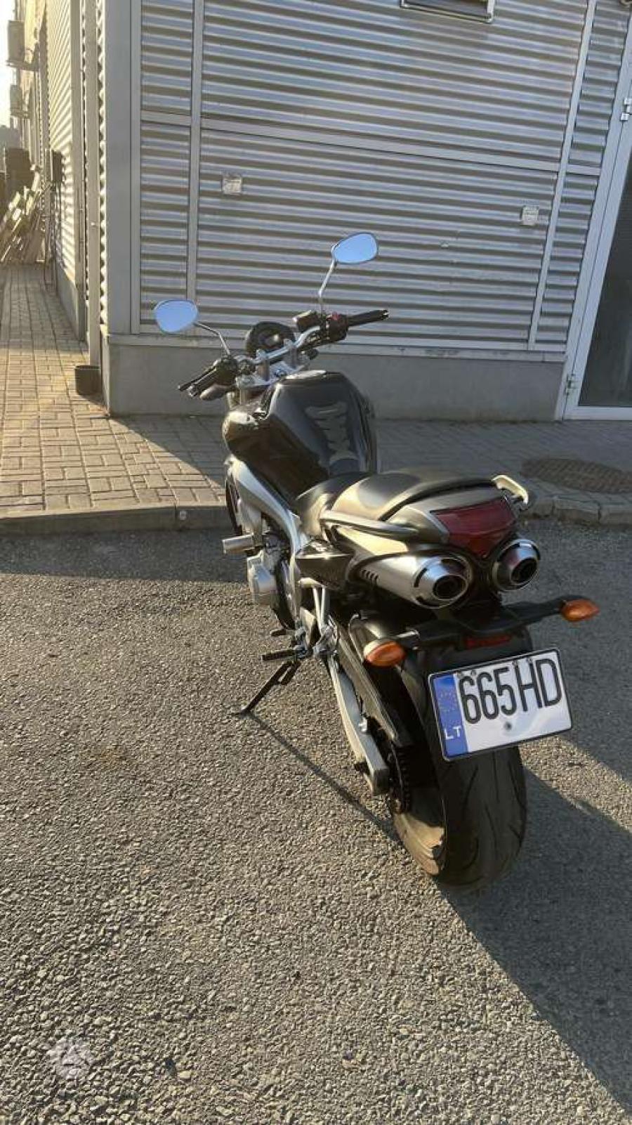 Yamaha FZ 600 2004 in Vilnius, with an engine capacity of 0.60 L and mileage of 40 thousand km for 2350 €, photo 5 on AUTOMOTO.COM.LV