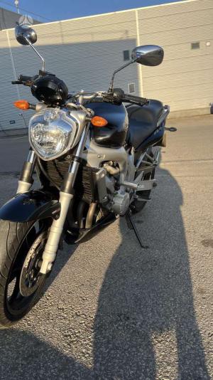 Yamaha FZ 600 2004 in Vilnius, with an engine capacity of 0.60 L and mileage of 40 thousand km for 2350 €, photo 7 on AUTOMOTO.COM.LV