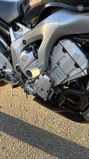 Yamaha FZ 600 2004 in Vilnius, with an engine capacity of 0.60 L and mileage of 40 thousand km for 2350 €, photo 8 on AUTOMOTO.COM.LV