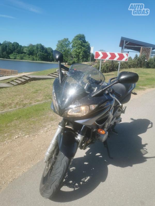 Yamaha FZ 600 2005 Tauragė, ar dzinēja tilpumu 0.60 L un nobraukumu 34 tūkst. km par 2200 €, foto 2 vietnē AUTOMOTO.COM.LV