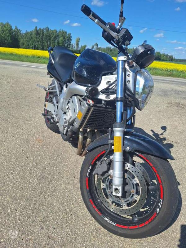 Ямаха FZ 600 2005 в Паневежис, объемом двигателя 0.60 л и пробегом 599 тыс. км за 2200 €, фото 4 на AUTOMOTO.COM.LV