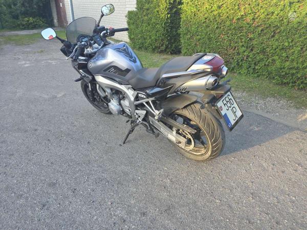 Yamaha FZ 600 2006 in Kaunas, with an engine capacity of 0.60 L and mileage of 56 thousand km for 2000 €, photo 7 on AUTOMOTO.COM.LV