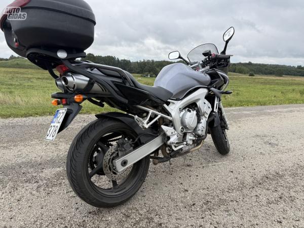 Yamaha FZ 600 2006 in Radviliskis on AUTOMOTO.COM.LV Yamaha FZ 600 2006 in Radviliskis, with an engine capacity of 0.00 L and mileage of 0 thousand km for 1500 €, photo 4 on AUTOMOTO.COM.LV