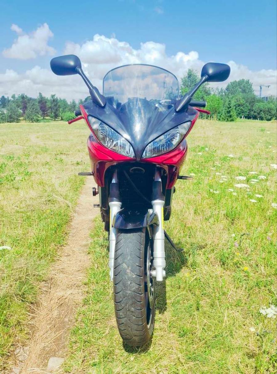 Красный Ямаха FZ 600 2006 в Вильнюс, объемом двигателя 0.60 л и пробегом 0 тыс. км за 2500 €, фото 4 на AUTOMOTO.COM.LV