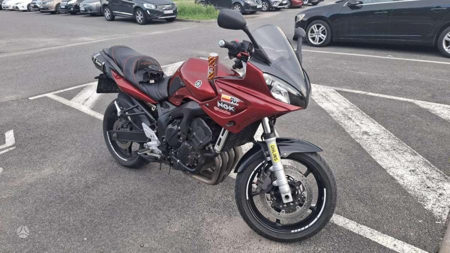 Красный Ямаха FZ 600 2006 в Вильнюс, объемом двигателя 0.60 л и пробегом 0 тыс. км за 2500 €, фото 8 на AUTOMOTO.COM.LV