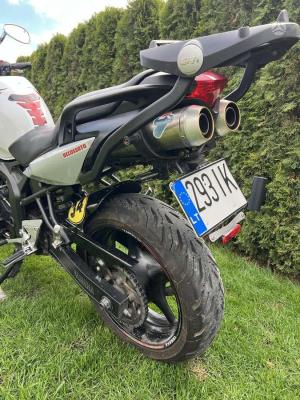 White Yamaha FZ 600 2005 in Panevezys, with an engine capacity of 0.60 L and mileage of 27 thousand km for 2750 €, photo 12 on AUTOMOTO.COM.LV