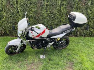 White Yamaha FZ 600 2005 in Panevezys, with an engine capacity of 0.60 L and mileage of 27 thousand km for 2750 €, photo 15 on AUTOMOTO.COM.LV