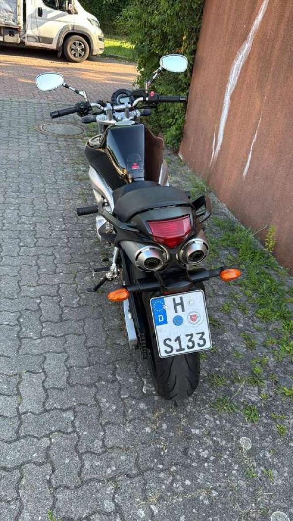 Черный Ямаха FZ 6N 2004 в Клайпеда, объемом двигателя 0.60 л и пробегом 19 тыс. км за 2800 €, фото 4 на AUTOMOTO.COM.LV