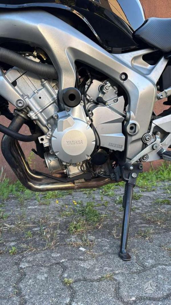 Черный Ямаха FZ 6N 2004 в Клайпеда, объемом двигателя 0.60 л и пробегом 19 тыс. км за 2800 €, фото 7 на AUTOMOTO.COM.LV
