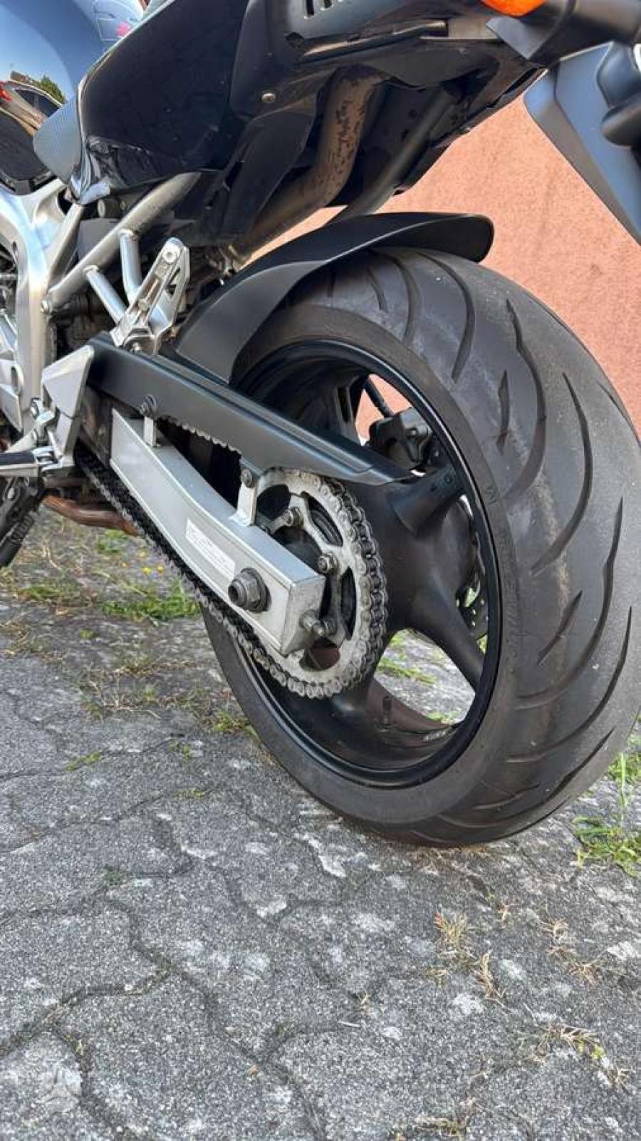 Черный Ямаха FZ 6N 2004 в Клайпеда, объемом двигателя 0.60 л и пробегом 19 тыс. км за 2800 €, фото 9 на AUTOMOTO.COM.LV