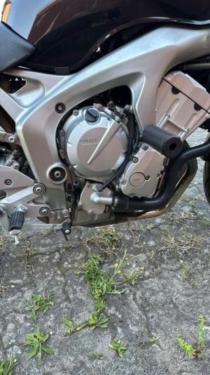 Черный Ямаха FZ 6N 2004 в Клайпеда, объемом двигателя 0.60 л и пробегом 19 тыс. км за 2800 €, фото 10 на AUTOMOTO.COM.LV