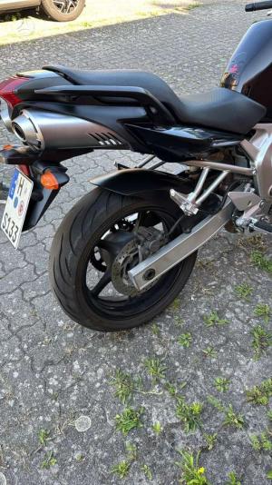 Черный Ямаха FZ 6N 2004 в Клайпеда, объемом двигателя 0.60 л и пробегом 19 тыс. км за 2800 €, фото 12 на AUTOMOTO.COM.LV
