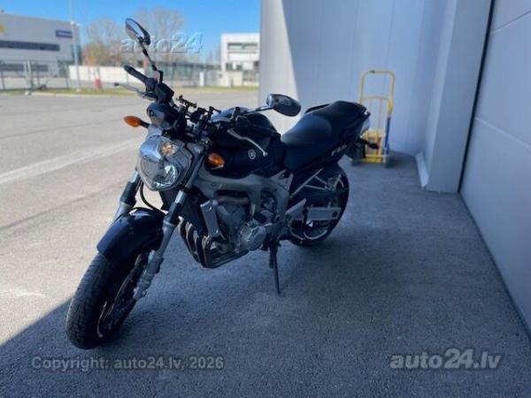 Black Yamaha FZ 6N 2004 in Tallinn, with an engine capacity of 0.60 L and mileage of 38 thousand km for 3000 €, photo 6 on AUTOMOTO.COM.LV