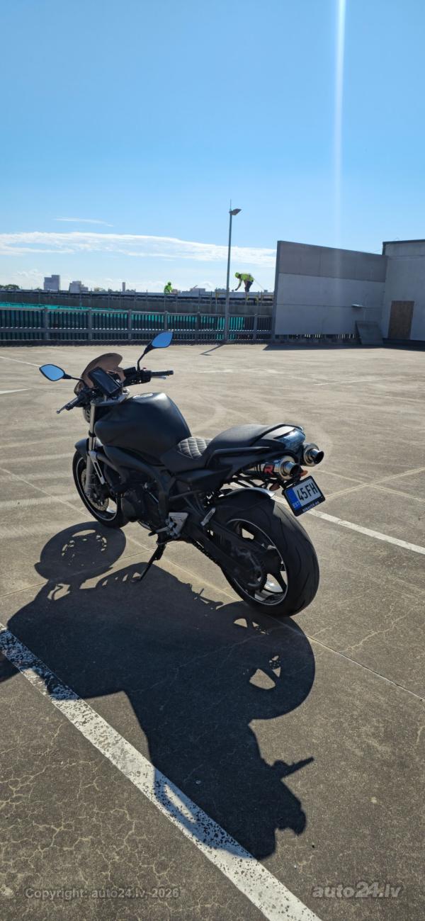 Черный Ямаха FZ 6N 2005 в Пярну, объемом двигателя 0.60 л и пробегом 44 тыс. км за 2700 €, фото 4 на AUTOMOTO.COM.LV