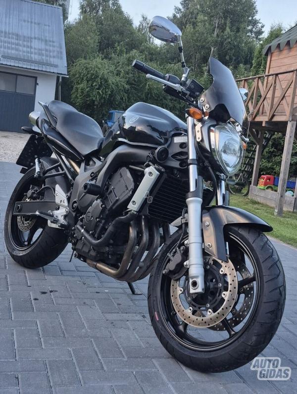 Black Yamaha FZ 6N 2005 in Kupiskis, with an engine capacity of 0.60 L and mileage of 20 thousand km for 2100 €, photo 2 on AUTOMOTO.COM.LV