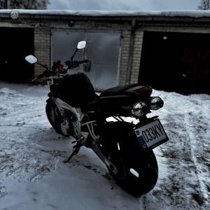 Black Yamaha FZ 6N 2006 in Kaunas, with an engine capacity of 0.60 L and mileage of 41 thousand km for 2999 €, photo 5 on AUTOMOTO.COM.LV