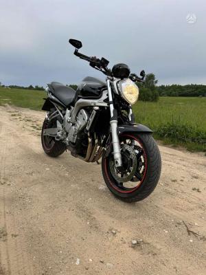 Black Yamaha FZ 6N 2007 in Alytus, with an engine capacity of 0.60 L and mileage of 36 thousand km for 3000 €, photo 2 on AUTOMOTO.COM.LV