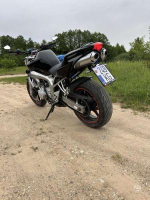 Black Yamaha FZ 6N 2007 in Alytus, with an engine capacity of 0.60 L and mileage of 36 thousand km for 3000 €, photo 5 on AUTOMOTO.COM.LV