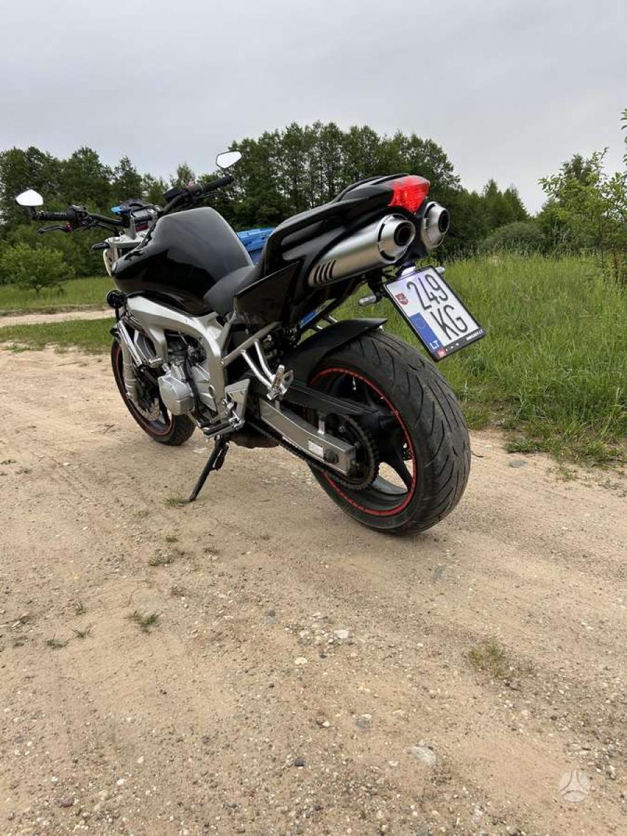 Black Yamaha FZ 6N 2007 in Alytus, with an engine capacity of 0.60 L and mileage of 36 thousand km for 3000 €, photo 5 on AUTOMOTO.COM.LV
