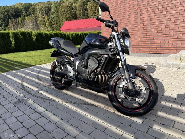 Yamaha FZ 6N 2009 Kretinga vietnē Melns Yamaha FZ 6N 2009 Kretinga, ar dzinēja tilpumu 0.60 L un nobraukumu 53 tūkst. km par 3000 €, foto 3 vietnē AUTOMOTO.COM.LV