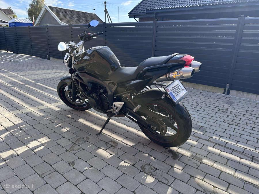 Melns Yamaha FZ 6N 2009 Kretinga, ar dzinēja tilpumu 0.60 L un nobraukumu 53 tūkst. km par 3000 €, foto 5 vietnē AUTOMOTO.COM.LV