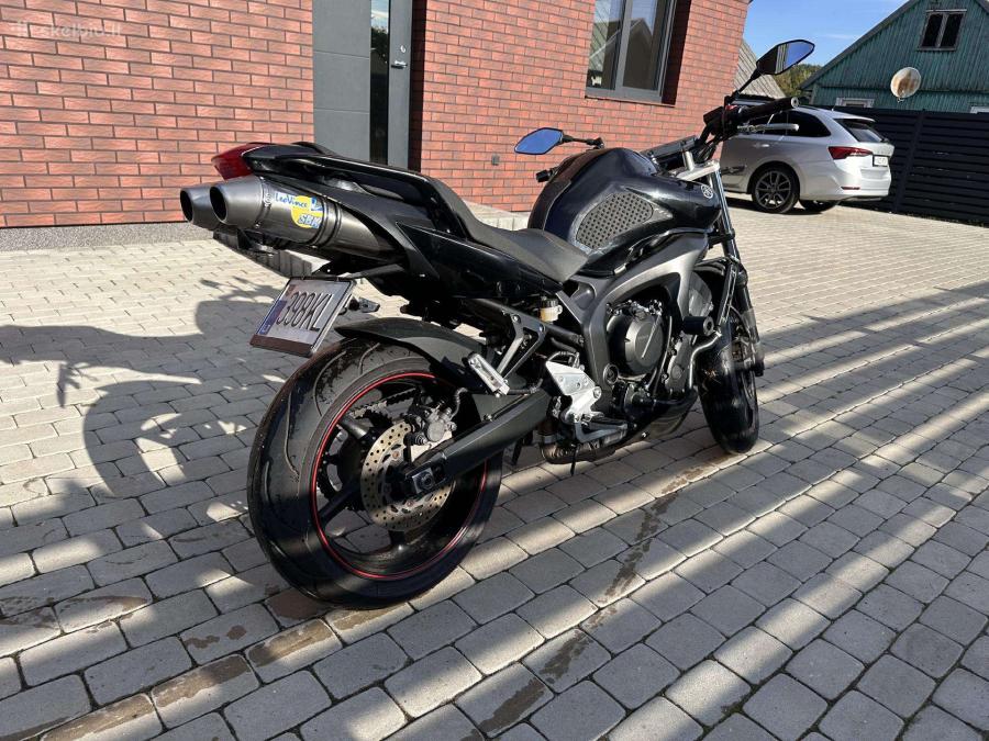 Melns Yamaha FZ 6N 2009 Kretinga, ar dzinēja tilpumu 0.60 L un nobraukumu 53 tūkst. km par 3000 €, foto 6 vietnē AUTOMOTO.COM.LV