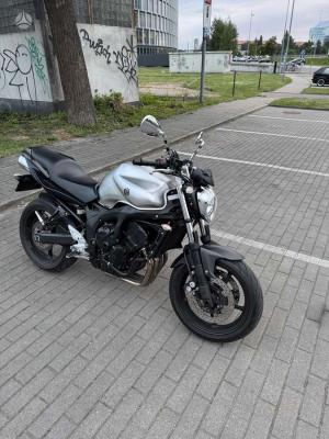 Pelēks Yamaha FZ 6N 2009 Viļņa, ar dzinēja tilpumu 0.60 L un nobraukumu 55 tūkst. km par 2500 €, foto 3 vietnē AUTOMOTO.COM.LV
