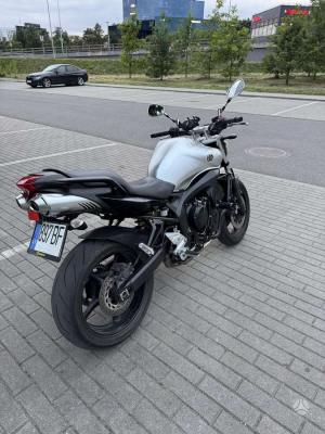 Pelēks Yamaha FZ 6N 2009 Viļņa, ar dzinēja tilpumu 0.60 L un nobraukumu 55 tūkst. km par 2500 €, foto 11 vietnē AUTOMOTO.COM.LV