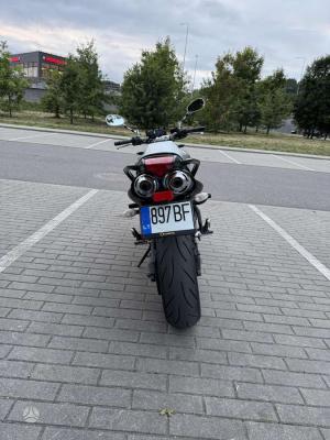 Pelēks Yamaha FZ 6N 2009 Viļņa, ar dzinēja tilpumu 0.60 L un nobraukumu 55 tūkst. km par 2500 €, foto 12 vietnē AUTOMOTO.COM.LV
