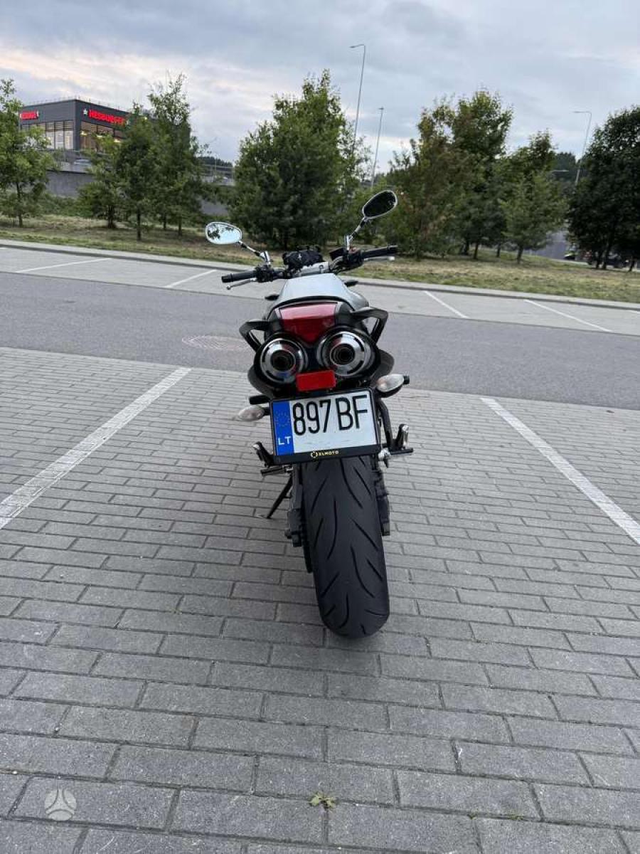 Pelēks Yamaha FZ 6N 2009 Viļņa, ar dzinēja tilpumu 0.60 L un nobraukumu 55 tūkst. km par 2500 €, foto 12 vietnē AUTOMOTO.COM.LV