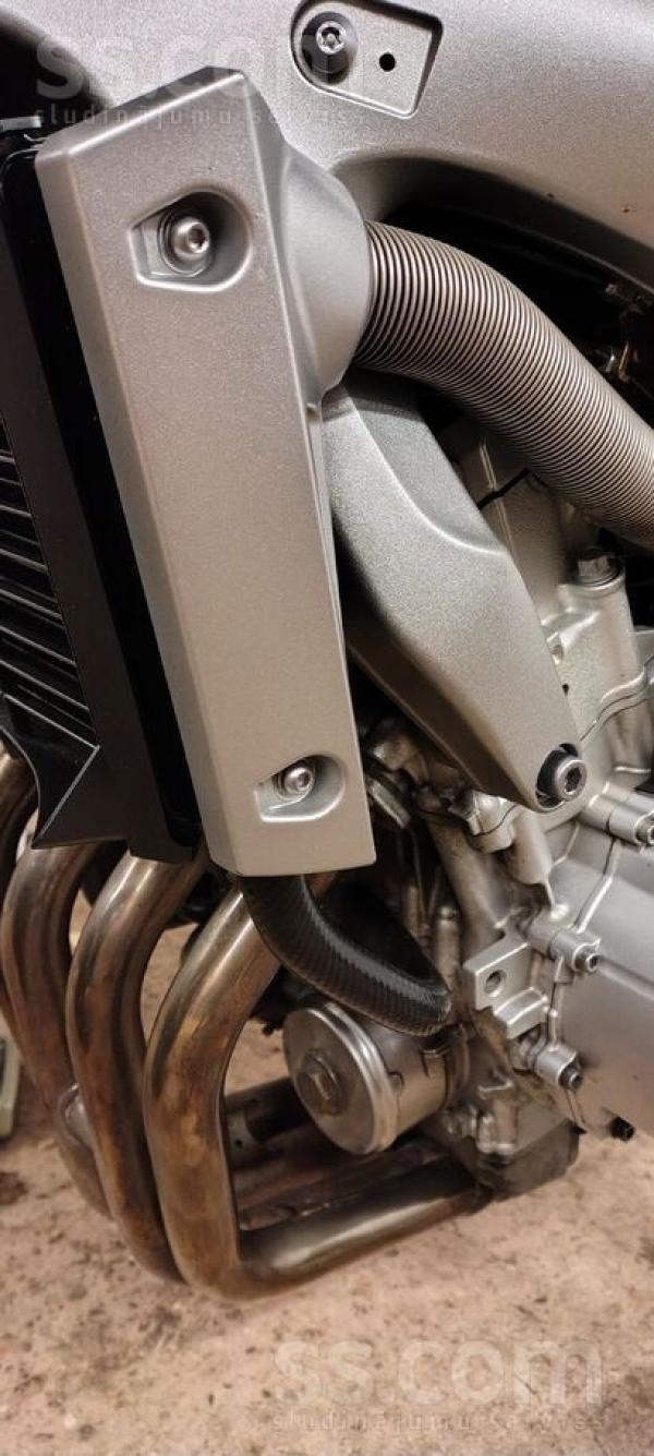 Ямаха FZ 6N 2004 в Огре на AUTOMOTO.COM.LV Ямаха FZ 6N 2004 в Огре, объемом двигателя 0.60 л и пробегом 0 тыс. км за 2650 €, фото 5 на AUTOMOTO.COM.LV