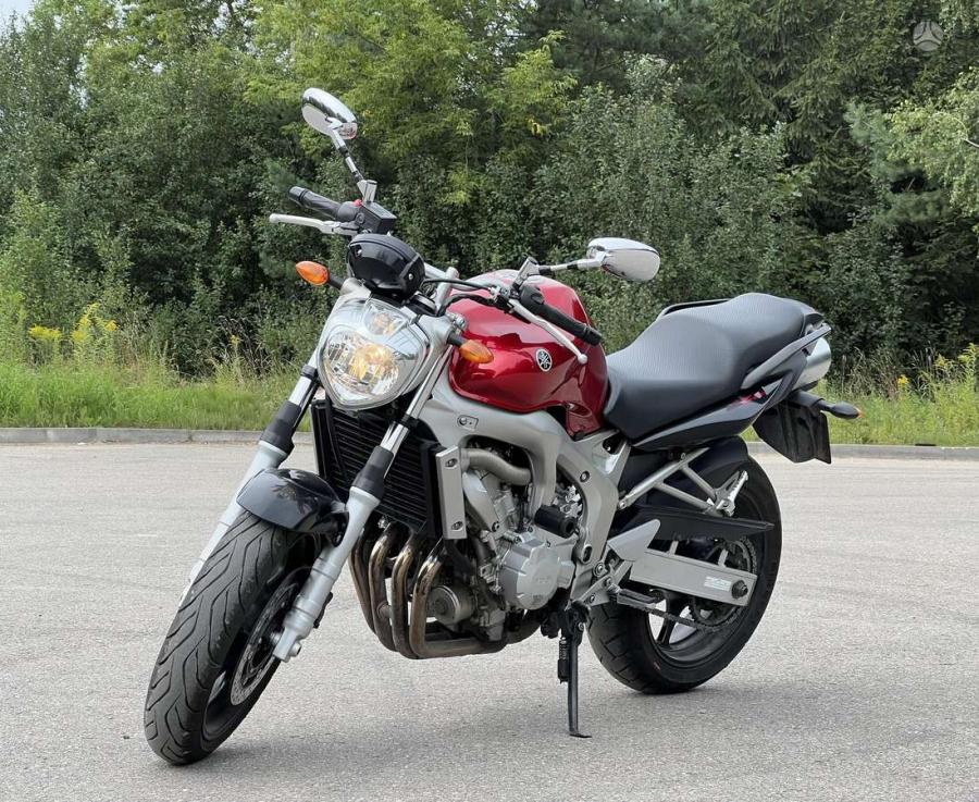 Sarkans Yamaha FZ 6N 2006 Viļņa, ar dzinēja tilpumu 0.60 L un nobraukumu 29 tūkst. km par 2499 €, foto 1 vietnē AUTOMOTO.COM.LV