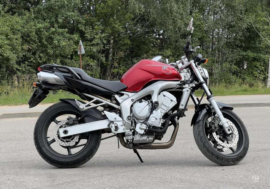Sarkans Yamaha FZ 6N 2006 Viļņa, ar dzinēja tilpumu 0.60 L un nobraukumu 29 tūkst. km par 2499 €, foto 4 vietnē AUTOMOTO.COM.LV