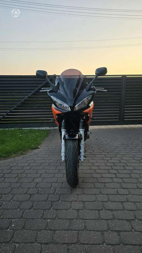 Melns Yamaha FZ 6S 2004 Jurbarkas, ar dzinēja tilpumu 0.60 L un nobraukumu 34 tūkst. km par 2350 €, foto 3 vietnē AUTOMOTO.COM.LV
