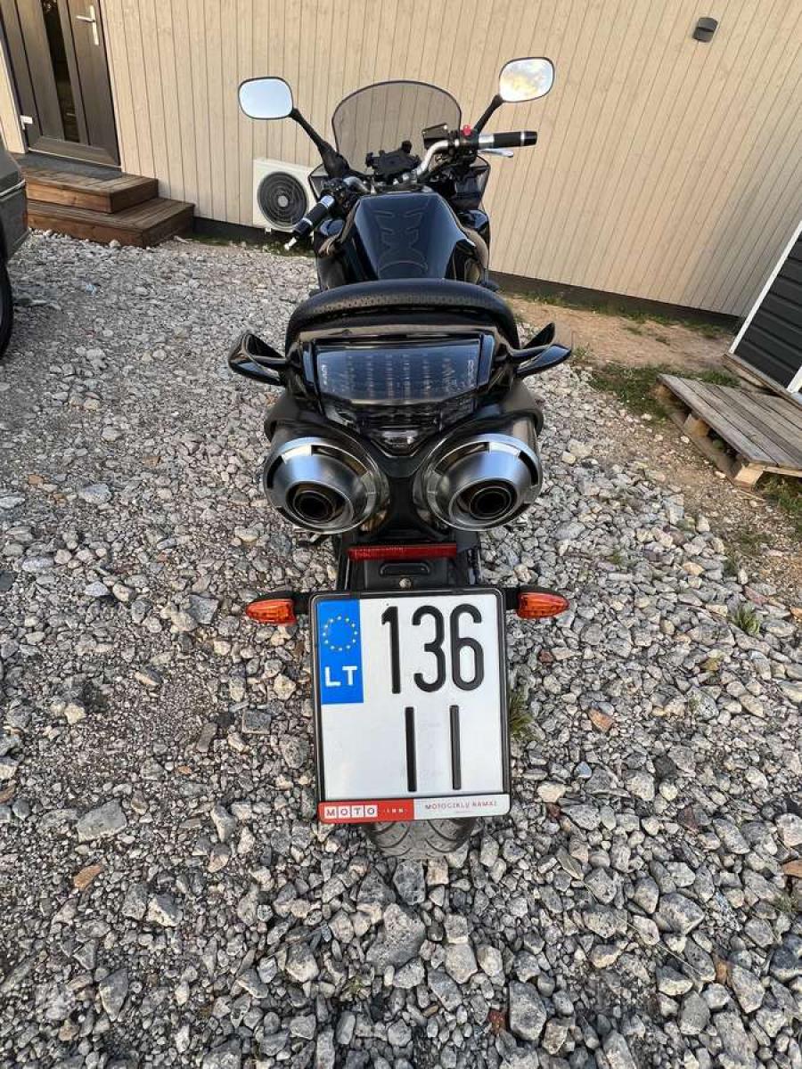 Black Yamaha FZ 6S 2004 in Vilnius, with an engine capacity of 0.60 L and mileage of 60 thousand km for 2400 €, photo 5 on AUTOMOTO.COM.LV