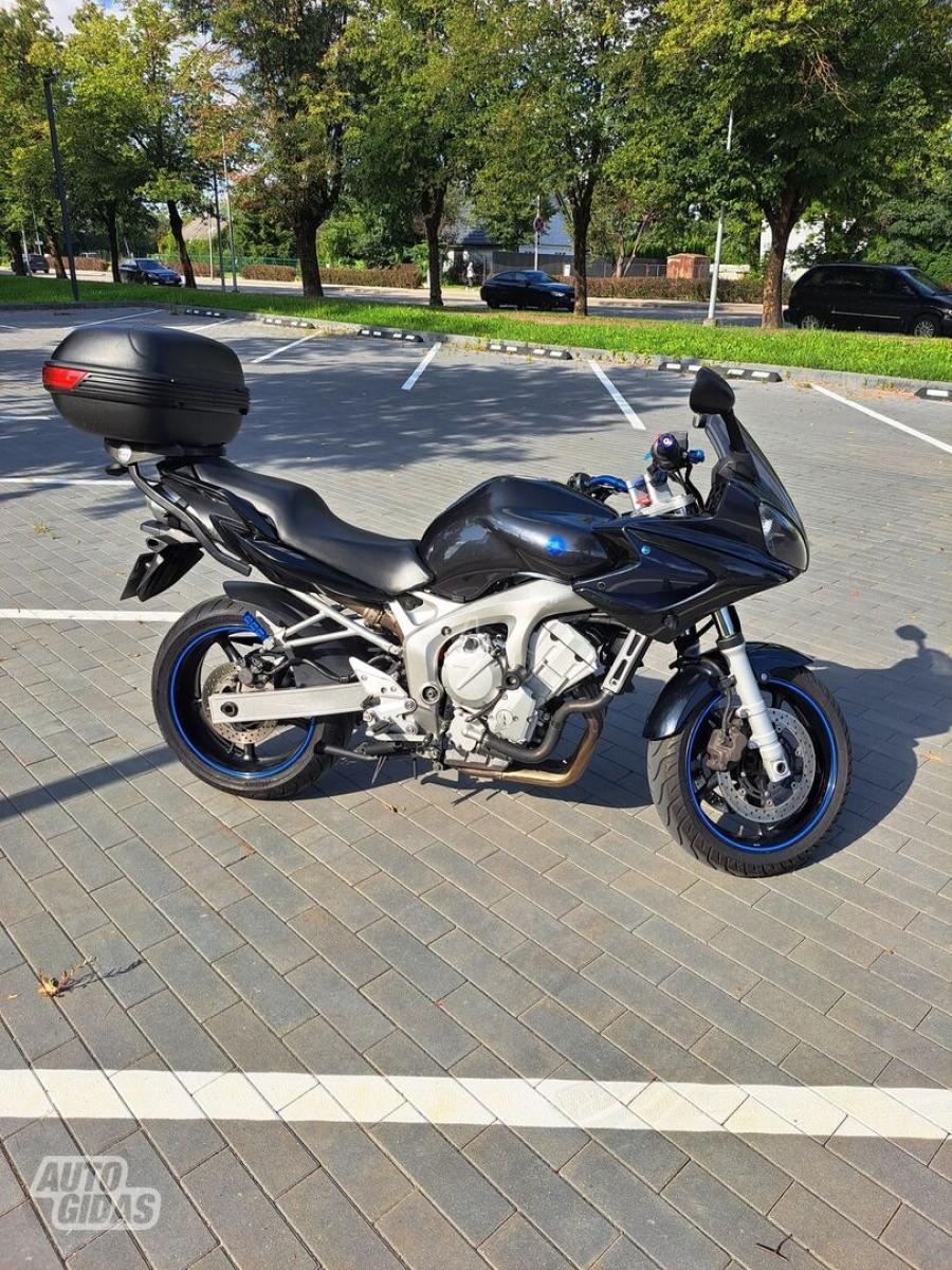 Black Yamaha FZ 6S 2005 in Kaunas, with an engine capacity of 0.60 L and mileage of 49 thousand km for 2650 €, photo 5 on AUTOMOTO.COM.LV
