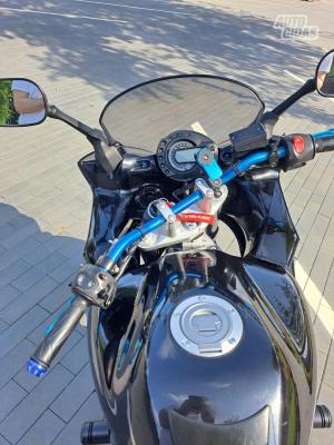 Black Yamaha FZ 6S 2005 in Kaunas, with an engine capacity of 0.60 L and mileage of 49 thousand km for 2650 €, photo 7 on AUTOMOTO.COM.LV